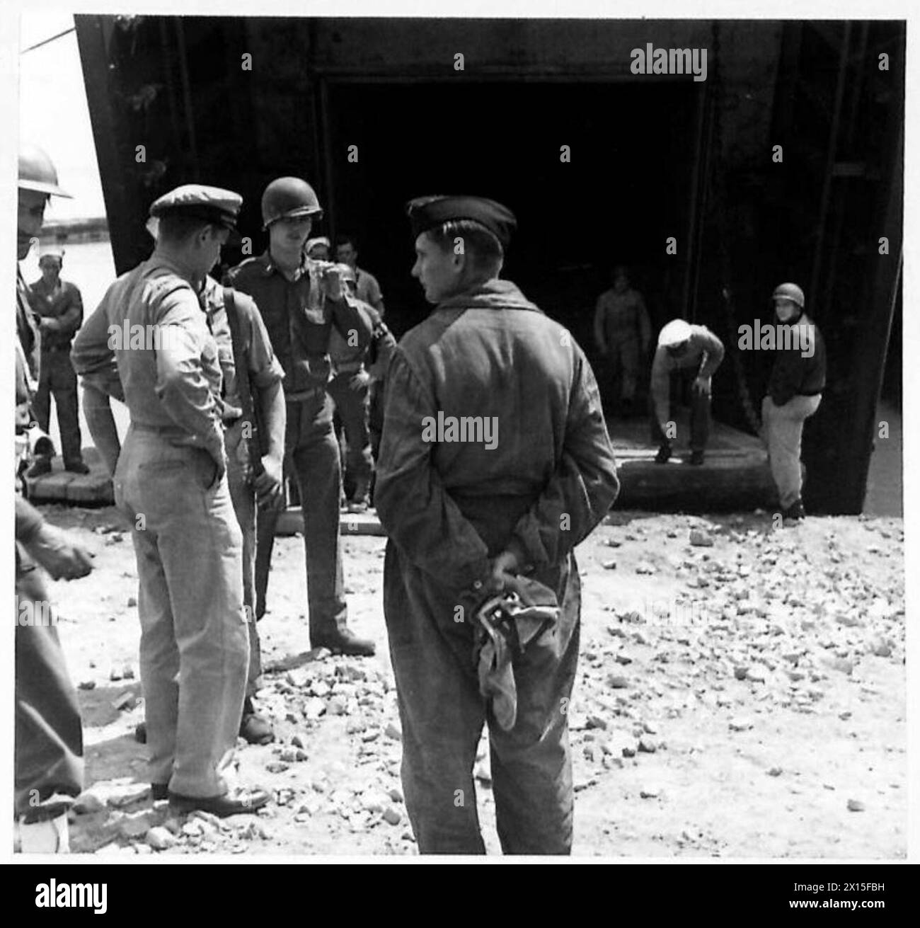 FIFTH ARMV : ANZIO BRIDGEHEAD FIRST USE OF GERMAN MAN-PROPELLED ...