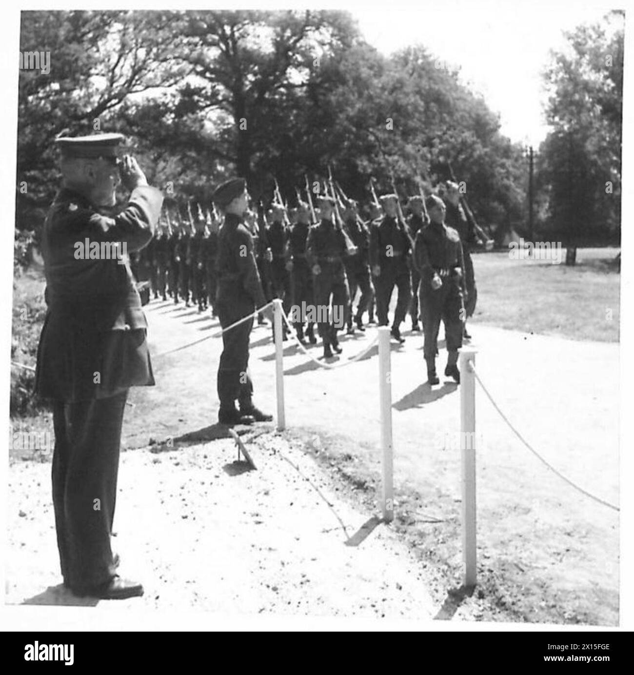 LORD MAYOR OF LONDON PRESENTS BOW BELL FRAGMENTS TO A LONDON DIVISION ...