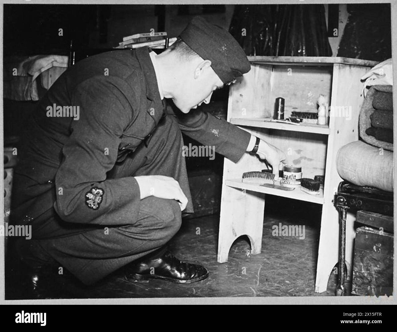 DAY IN THE LIFE OF AN RAF STATION WARRANT OFFICER - 7367 (Picture ...