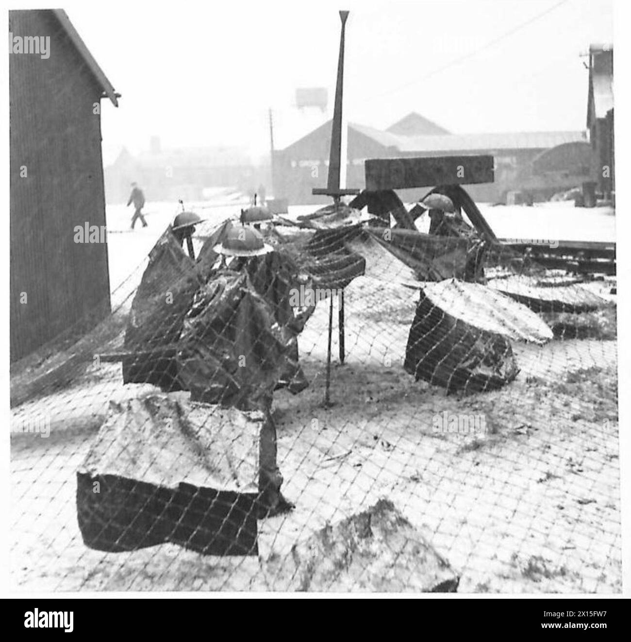 "MOCK UP" ANTI-AIRCRAFT GUN - The "mock-up" A.A. gun and crew in the ...