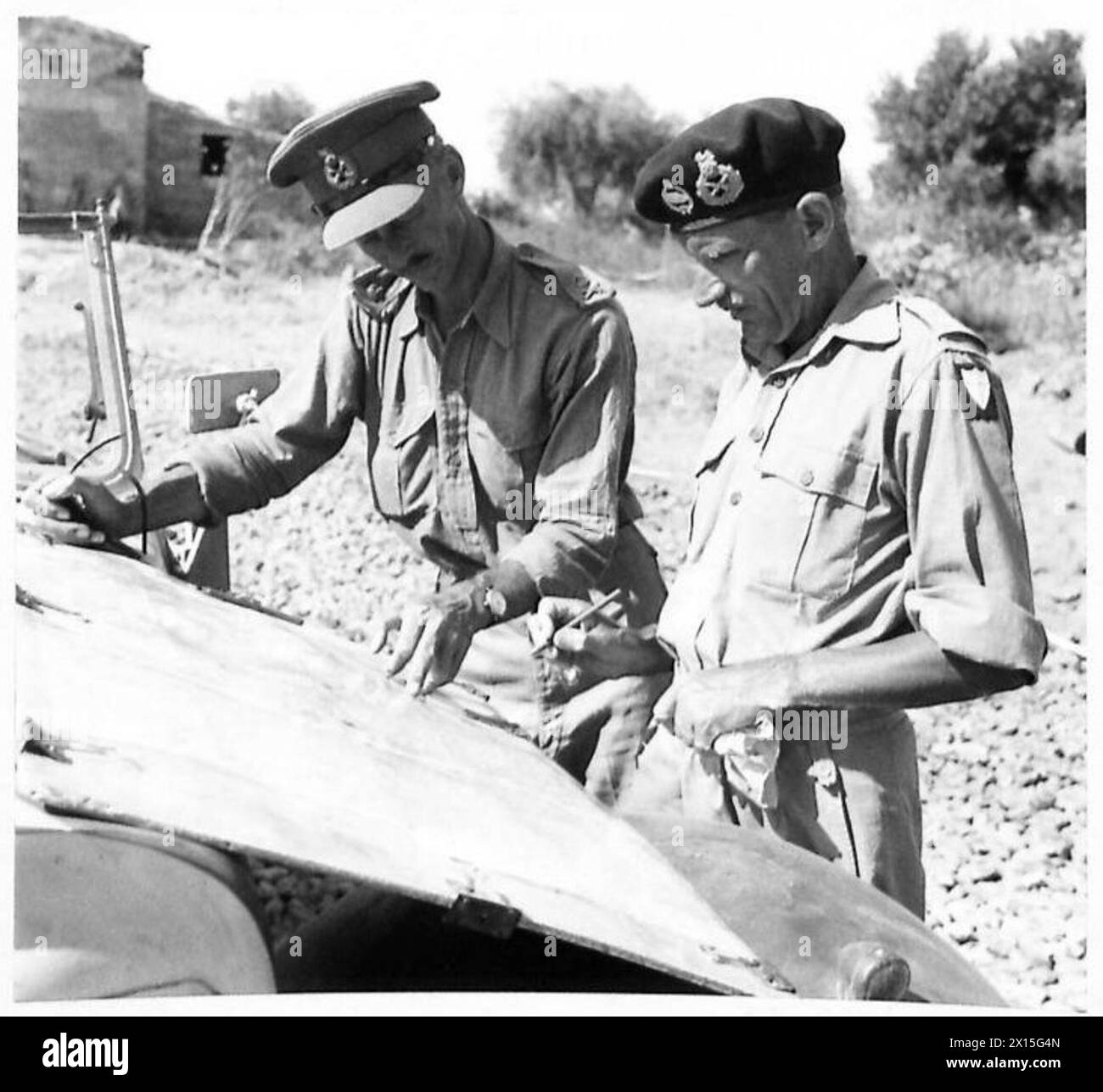 GENERAL MONTGOMERY WITH THE ROYAL ENGINEERS IN SICILY - Lieut. General ...