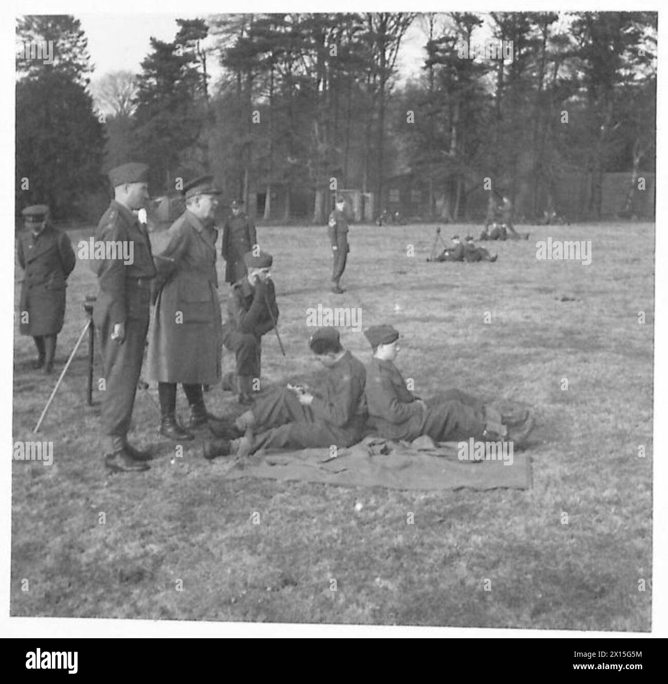 Lord Gort observes signallers sending messages during British Army ...