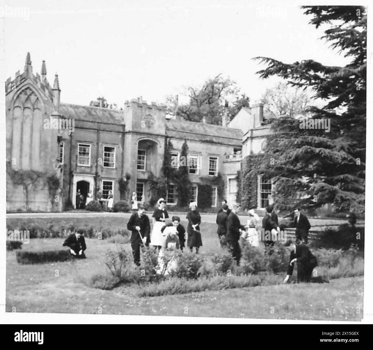 BEAUTIFUL COUNTRY HOUSES AS CONVALESCENT HOMES - Nurses and patients do ...