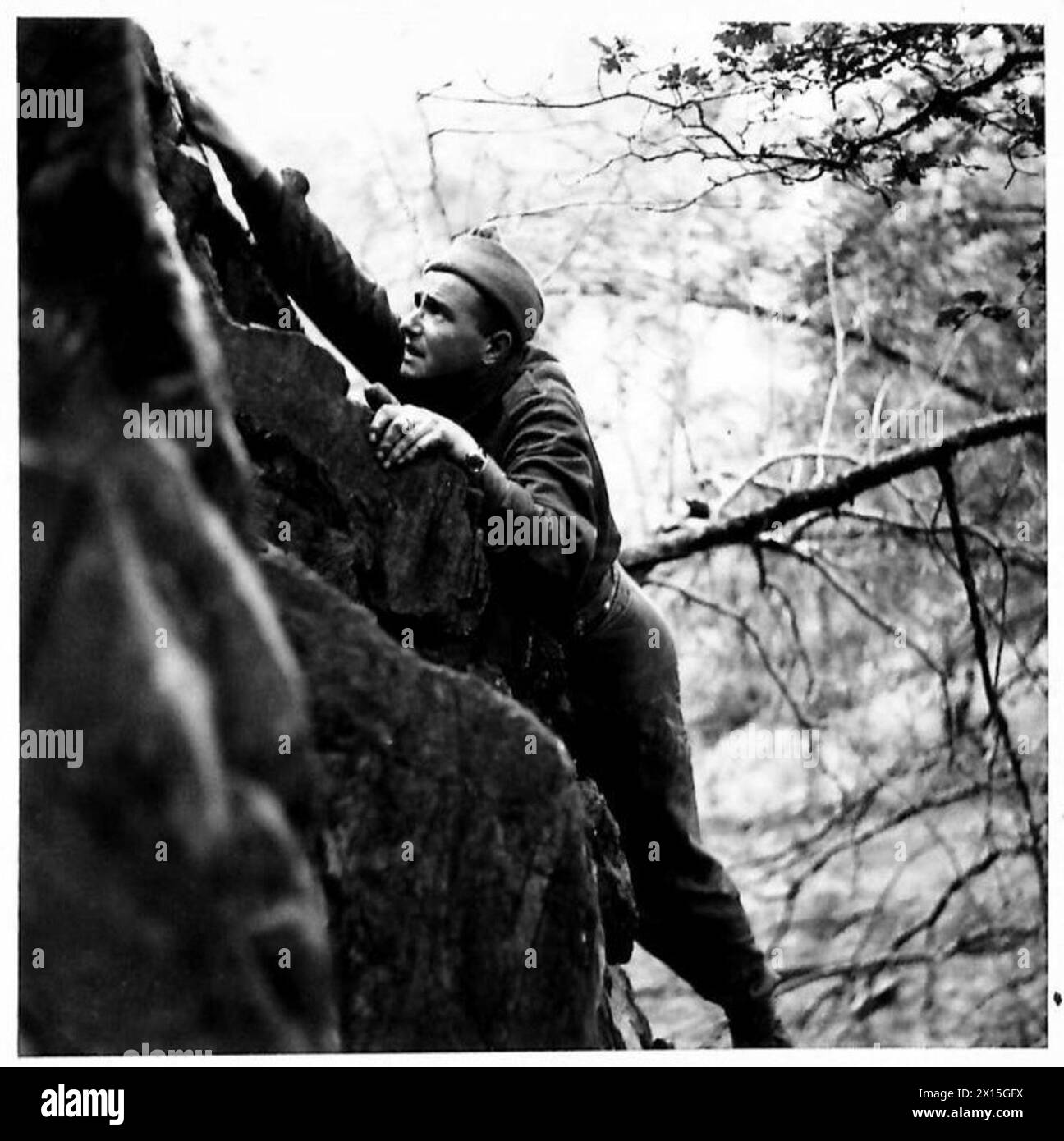 FRENCH COMMANDO SOLDIERS TRAIN AT A COMMANDO DEPOT - Rock Climbing ...
