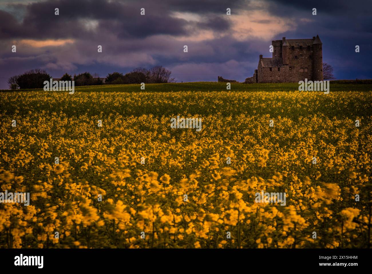 Historic scottish castles hi-res stock photography and images - Alamy