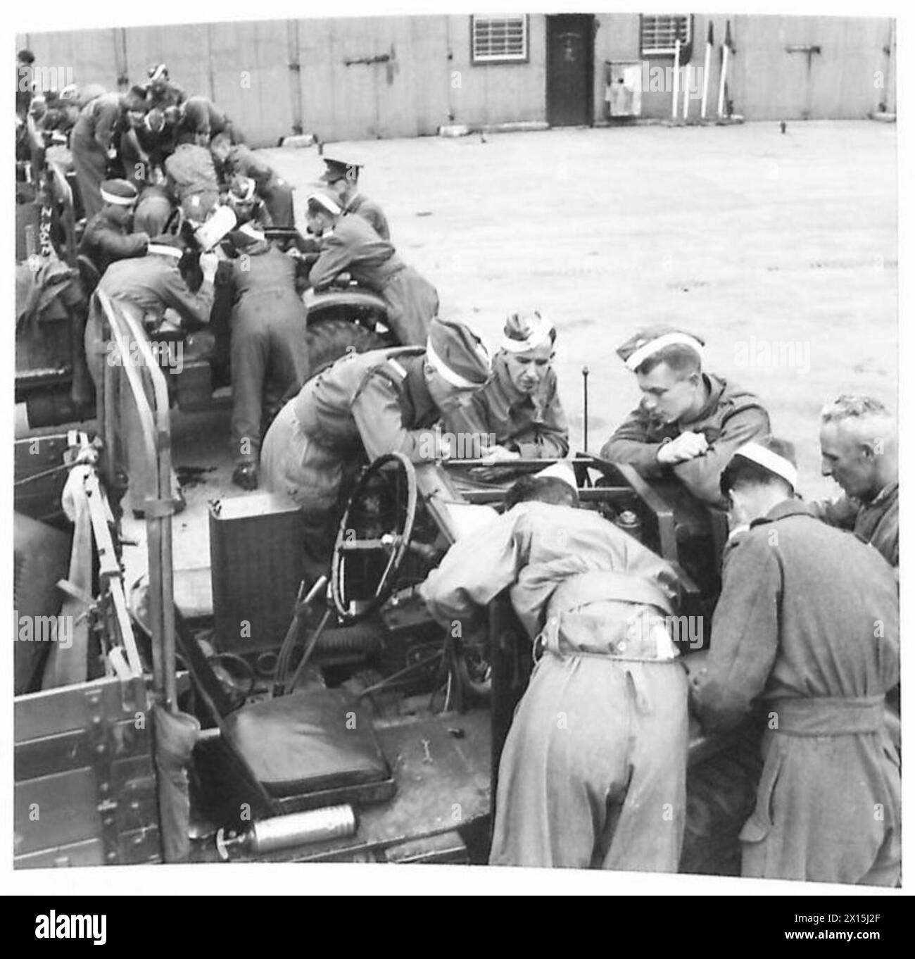 Review royal artillery on Black and White Stock Photos & Images - Alamy