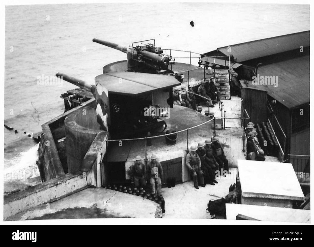 Wwii artillery guns Cut Out Stock Images & Pictures - Alamy