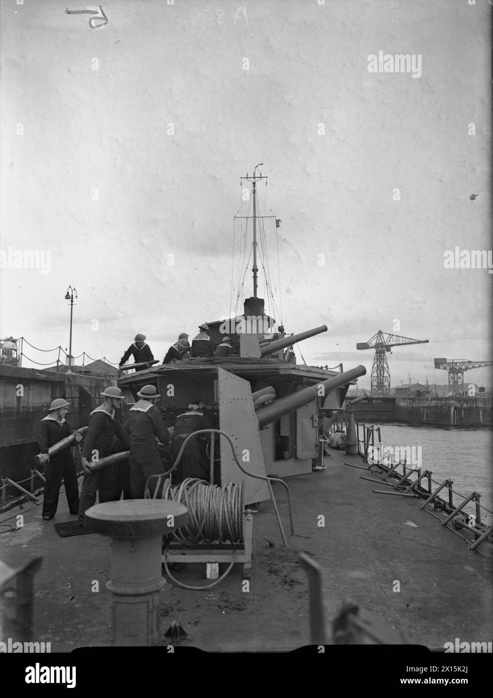 THE ROYAL NAVY DURING THE SECOND WORLD WAR - Two of the 4 inch gun ...