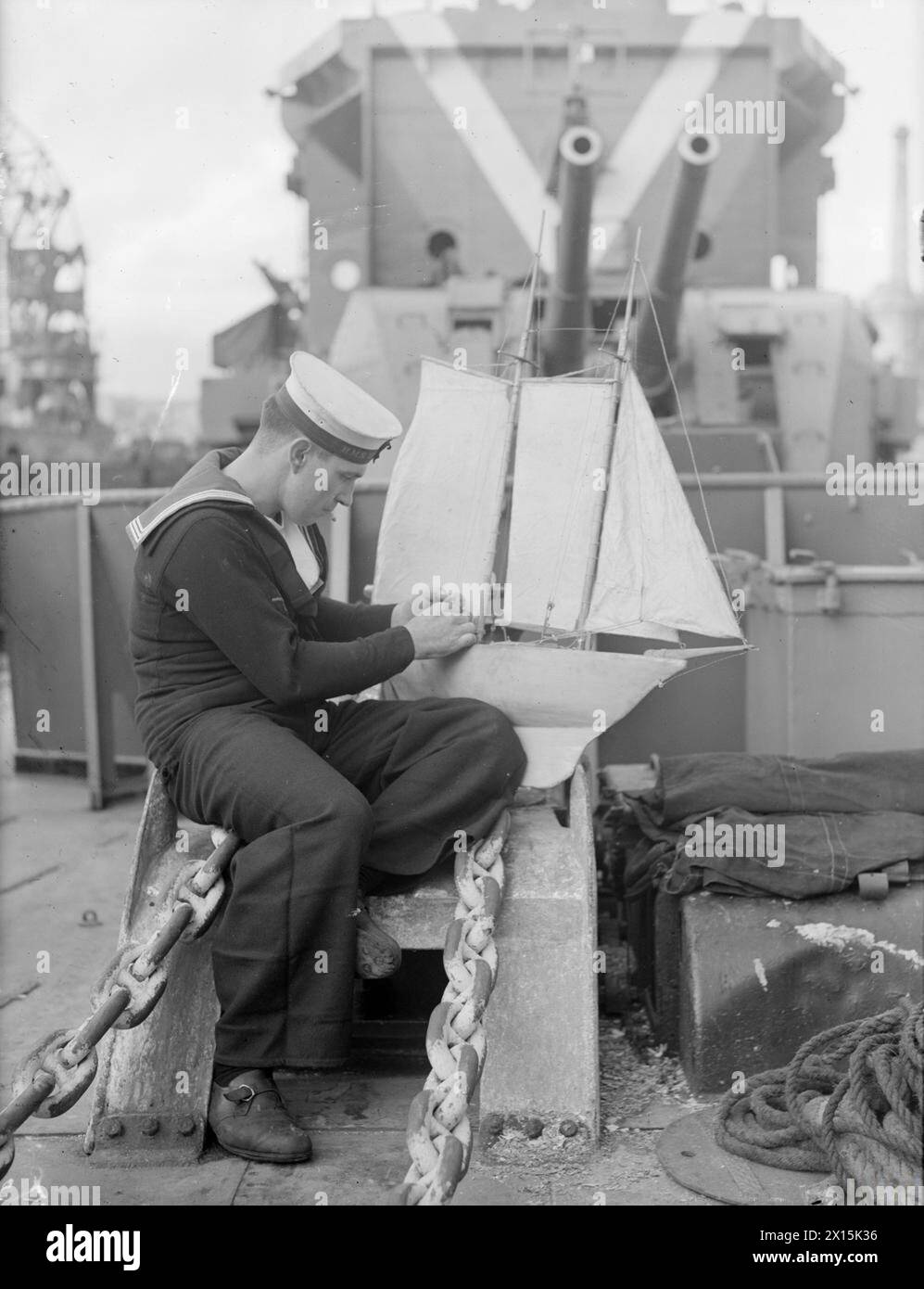 DESTROYER'S MODEL YACHT CLUB. 5 DECEMBER 1943, MALTA. MEN OF THE HUNT ...