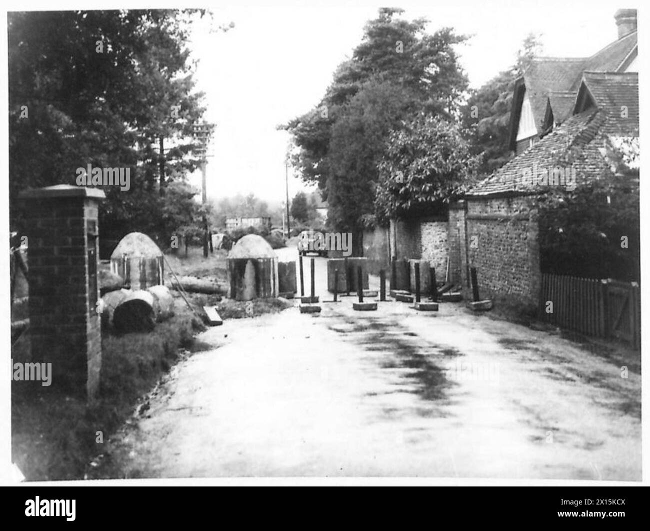 TANK TRAPS - Various types of tank traps in the Farnham district ...