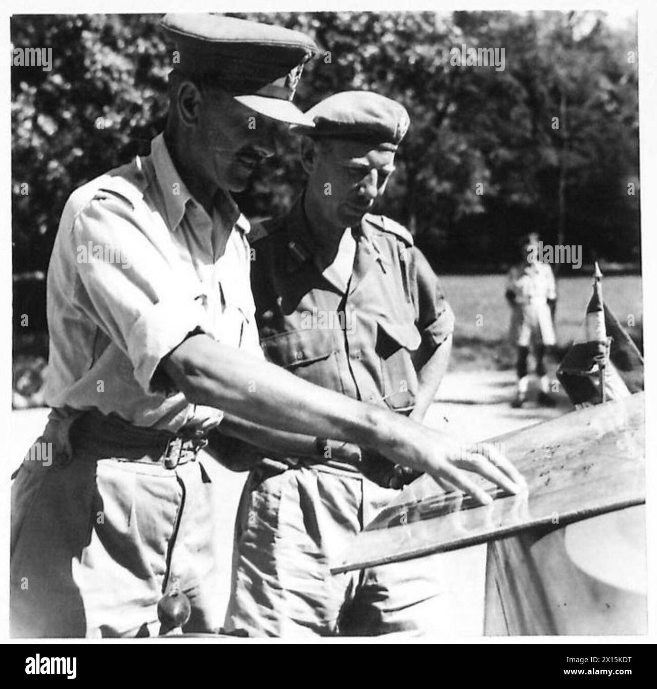 EIGHTH ARMY : VARIOUS - Lieut. General S.C. Kirkman, 13th Corps ...