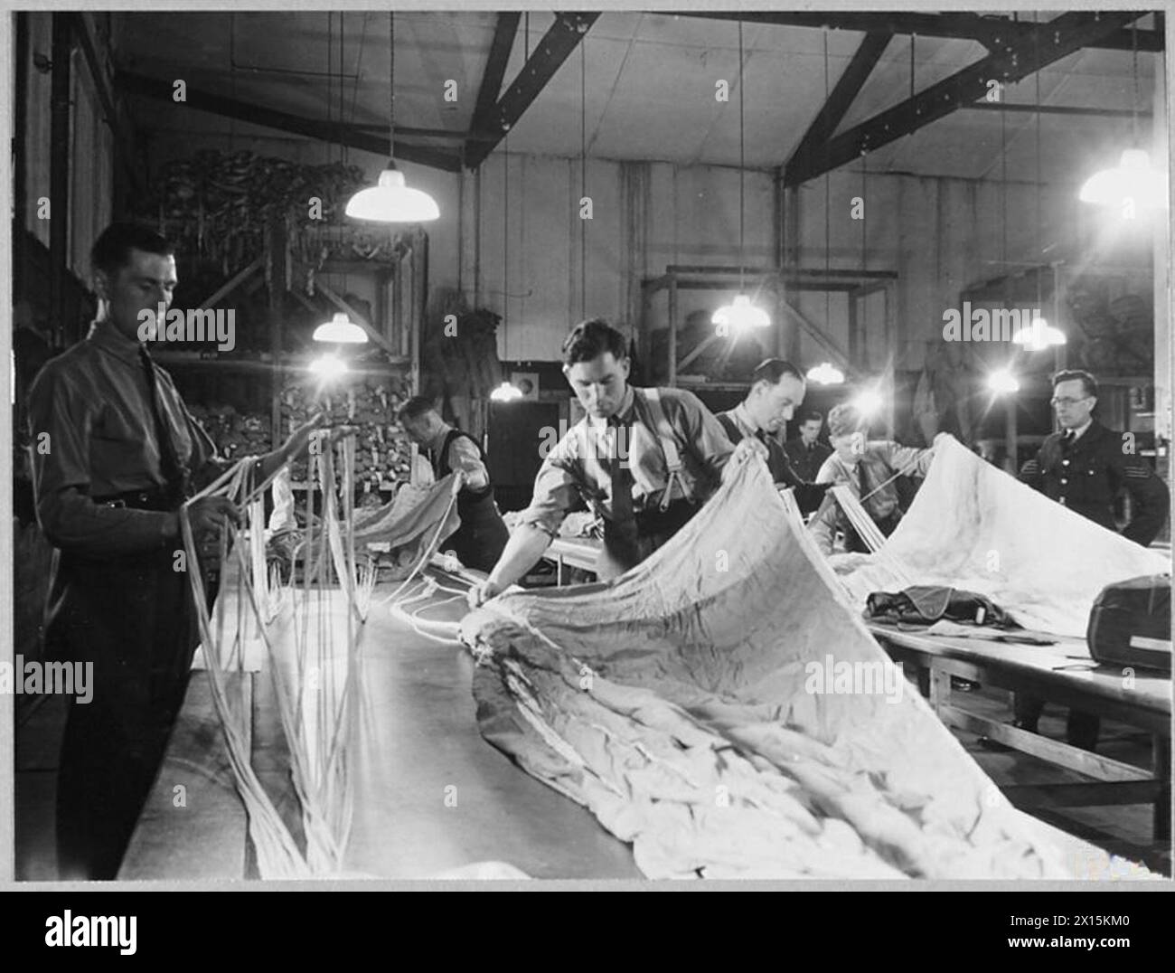 INVASION CHIEF WATCHES AIRBORNE TROOPS "TRAIN FROM THE SKIES". - 12880 ...