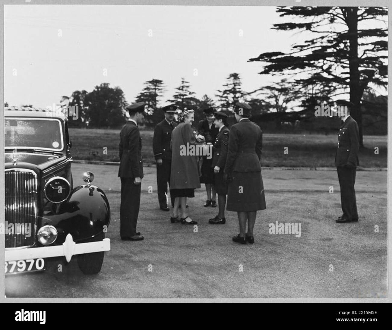 MRS. CHURCHILL VISITS H.Q. FIGHTER COMMAND, R.A.F. - Mrs. Churchill was ...