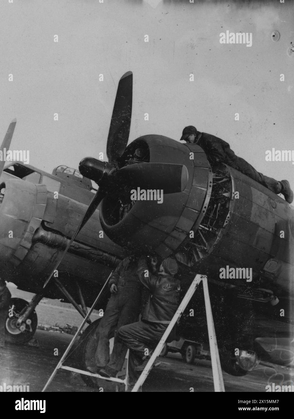 UNITED STATES EIGHTH AIR FORCE IN BRITAIN, 1942-1945 - Ground crew of ...