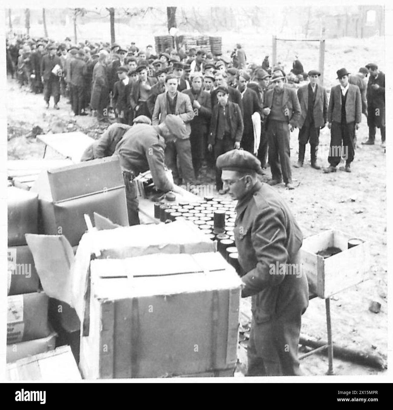 ALLIED MILITARY GOVERNMENT IN GERMANY - German refugees arrive at the ...