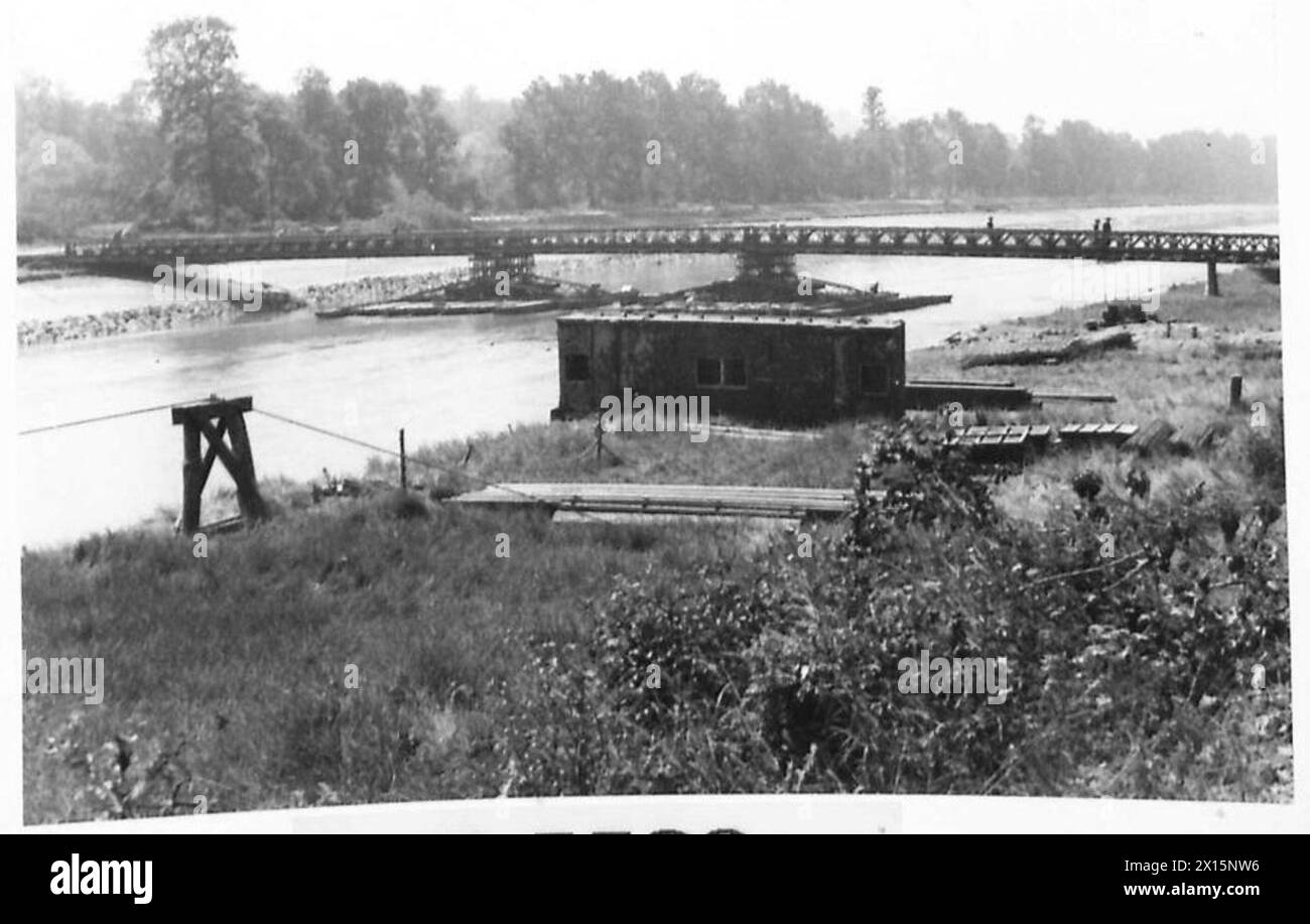 Bailey bridge across river hi-res stock photography and images - Alamy