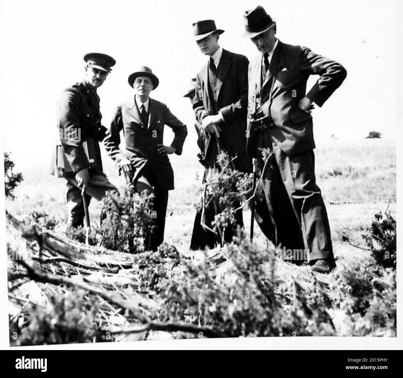 MEMBERS OF PARLIAMENT VISIT LARKHILL - Major Hazelrigg with Lord ...