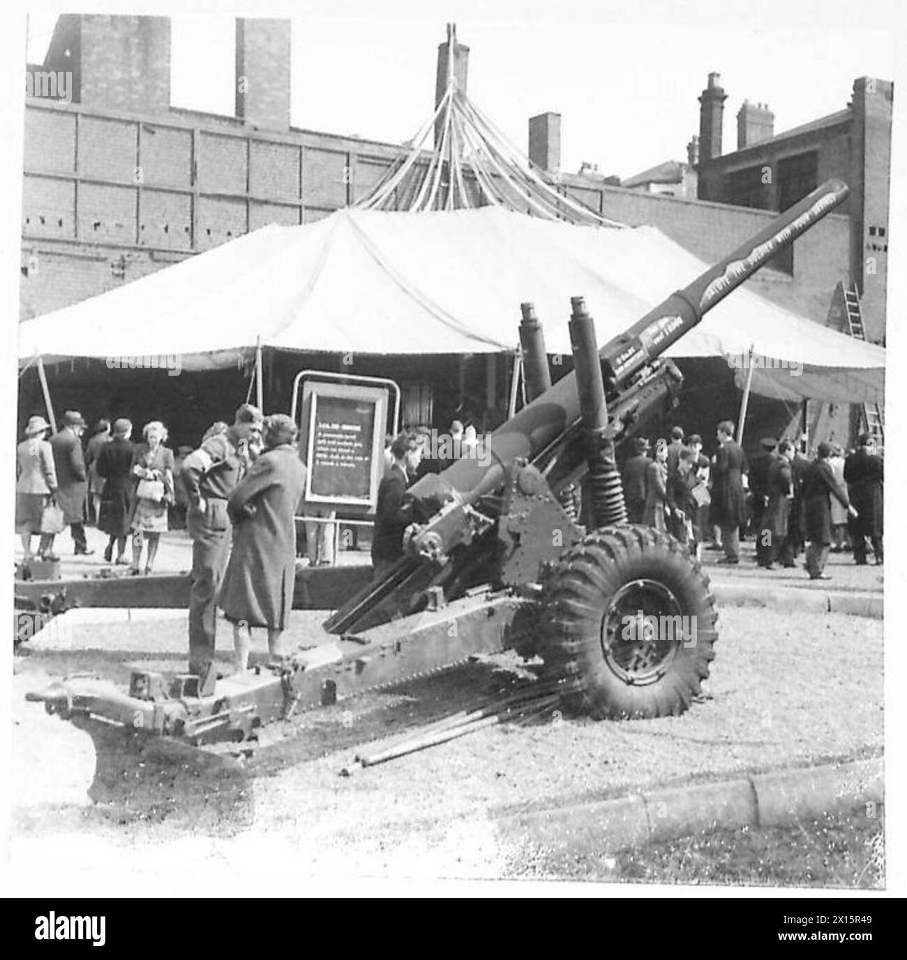 ARMY EQUIPMENT EXHIBITION AT BIRMINGHAM - A 5.5-inch Howitzer gun seen ...
