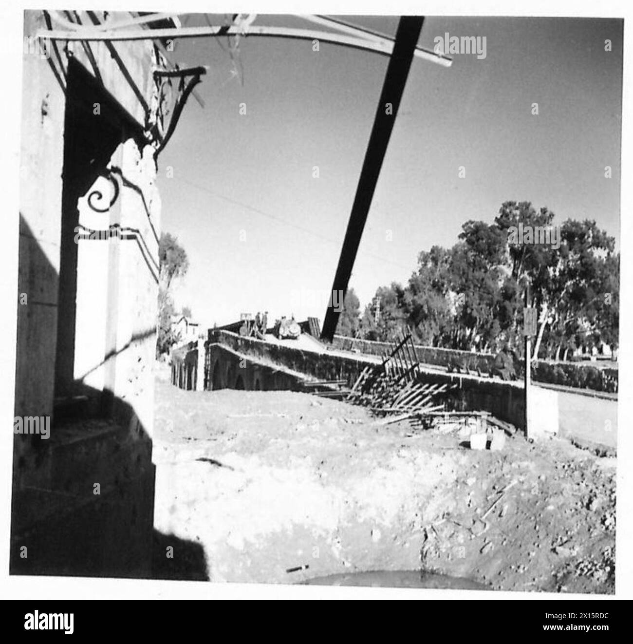 THE TUNISIA CAMPAIGN, NOVEMBER 1942-MAY 1943 - The bridge at Medjez el ...