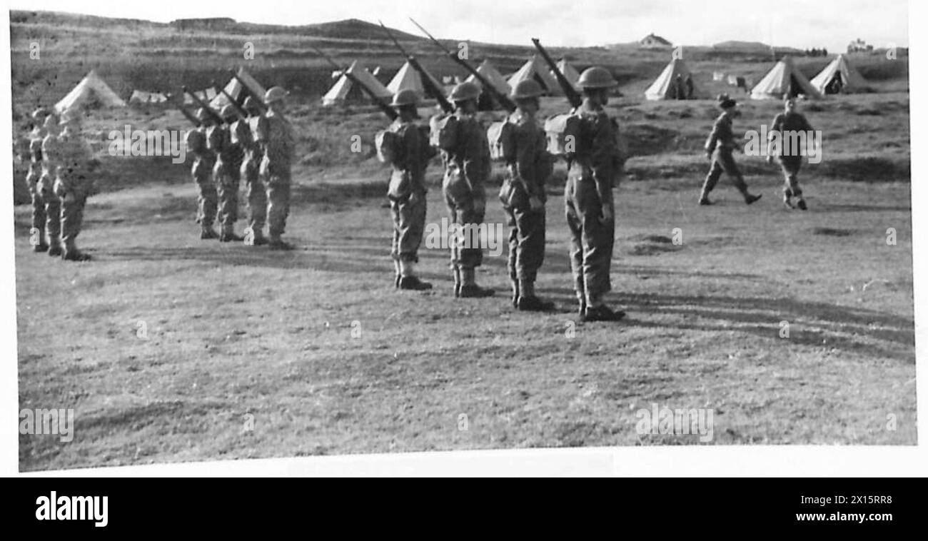 BRITISH AND CANADIAN TROOPS IN ICELAND - The Lincolns mount guard at ...