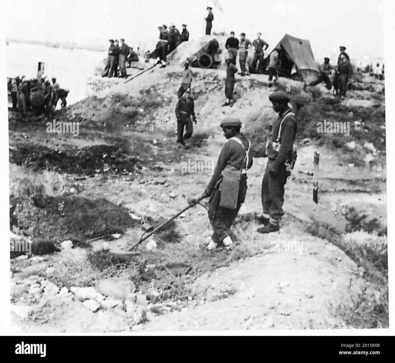British troops arrive in Salonika, Greece, while Indian troops conduct ...