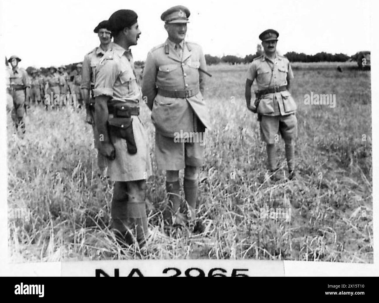 Divisional Commander General Keightley inspects and speaks with ...