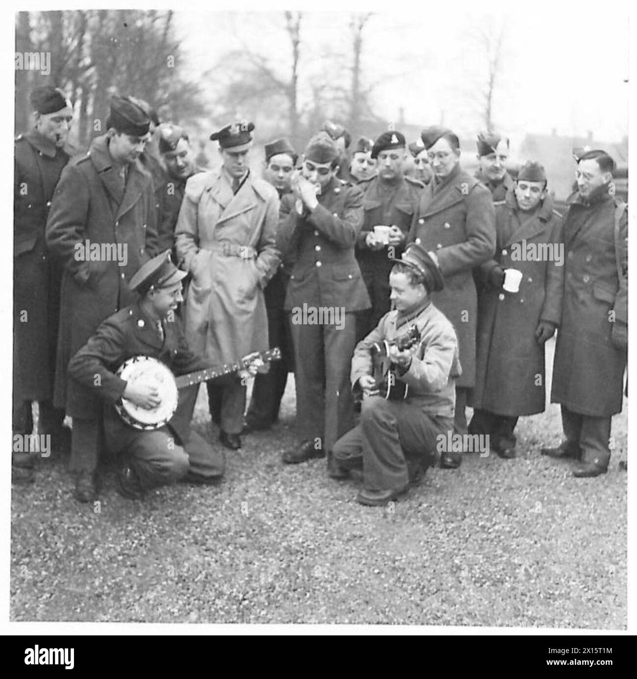 BRITISH AN AMERICAN TROOPS HAVE A HEART-TO-HEART TALK - American ...