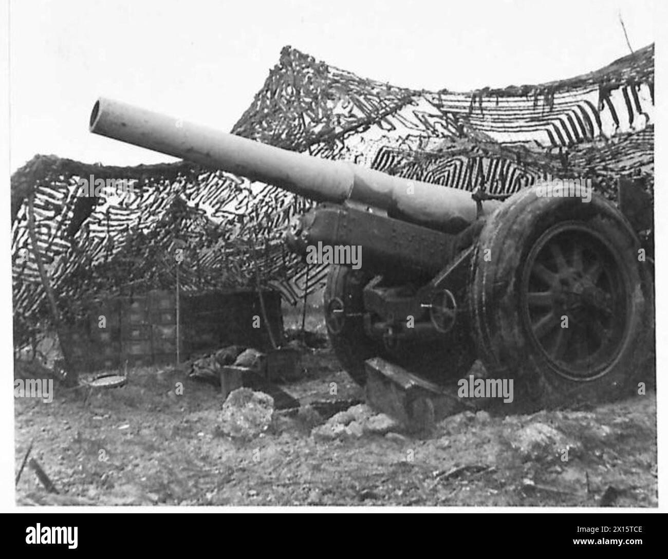 ITALY : EIGHTH ARMYCANADIAN FRONT - A 7.2 inch gun of the 11/54 Heavy ...