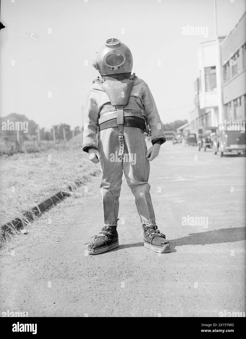 BRITISH UNDERWATER SECRETS. JUNE 1945, ADMIRALTY EXPERIMENTAL DIVING ...