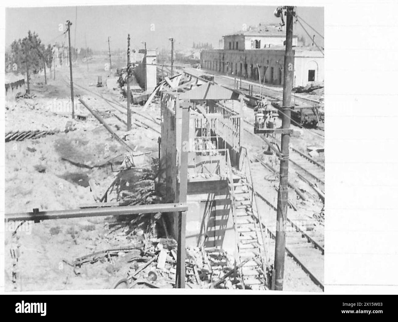 EIGHTH ARMY : RAILWAY RECONSTRUCTION - General view of the Arezzo ...