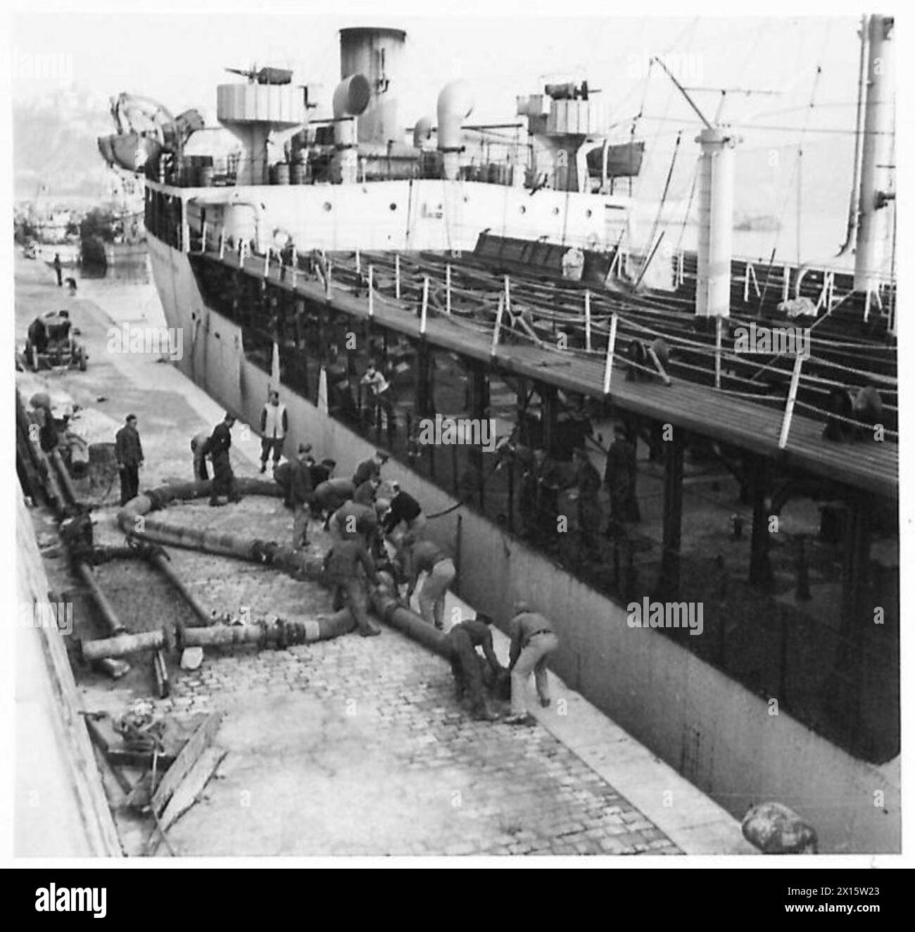 EIGHTH ARMY : LIFE BLOOD OF AN ARMY - RASC men and Italian pioneers ...