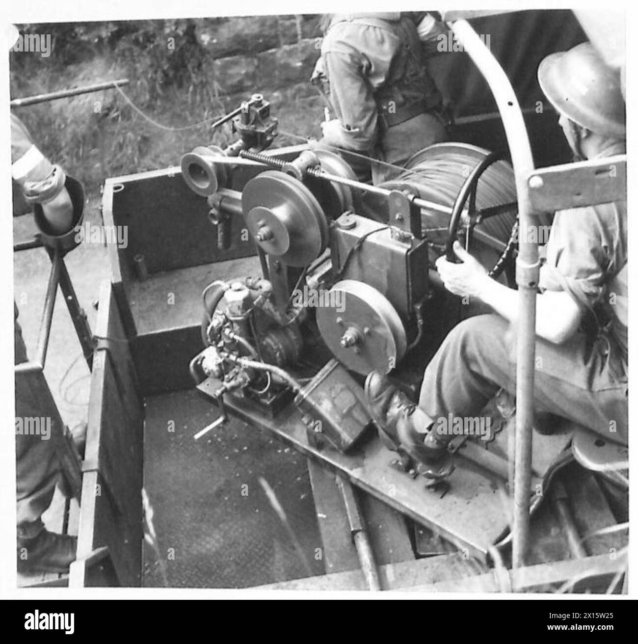 British army field telephone hi-res stock photography and images - Alamy