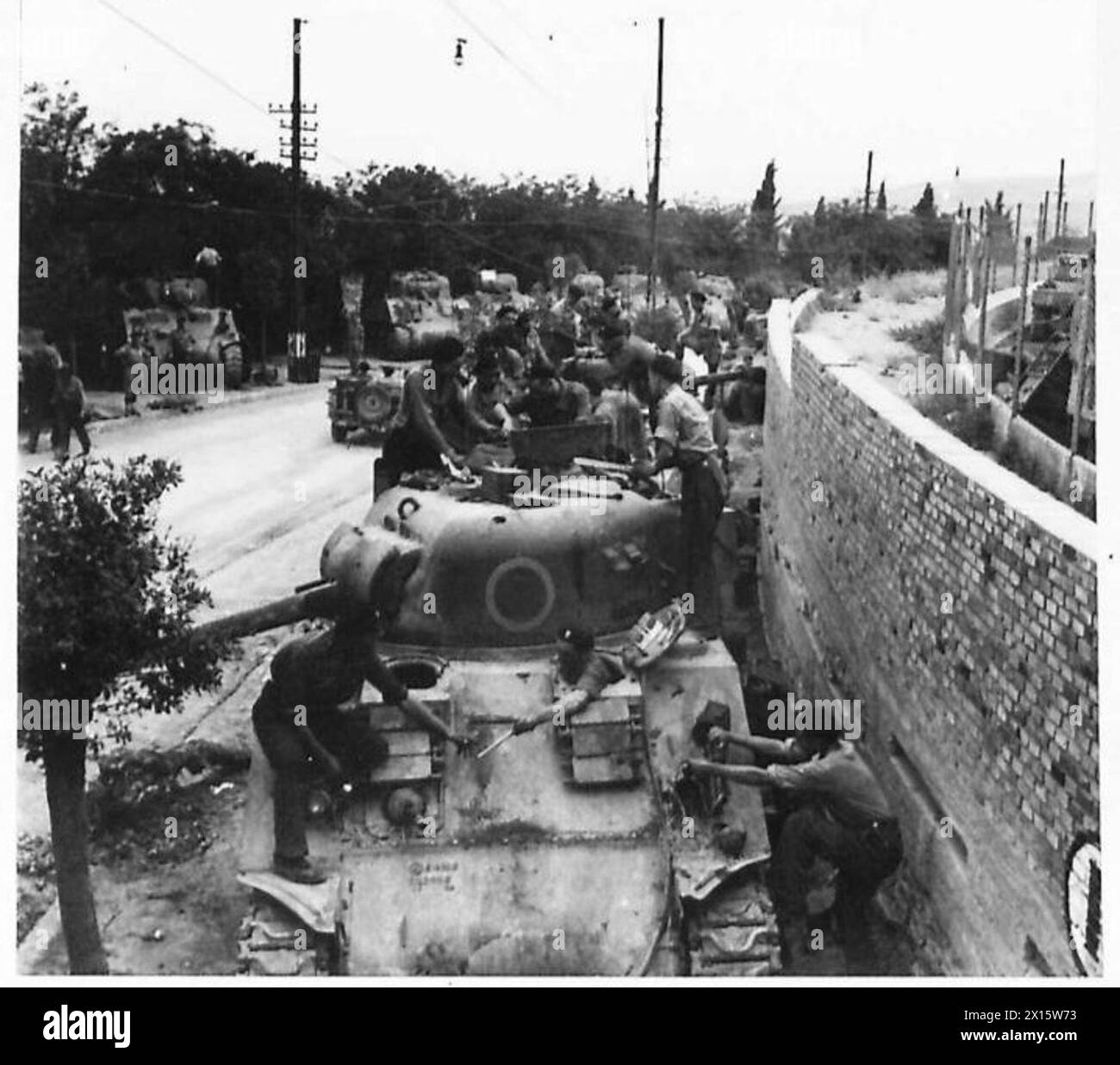 EIGHTH ARMY : VARIOUS - The busy scene as tanks and crews of the 2 ...