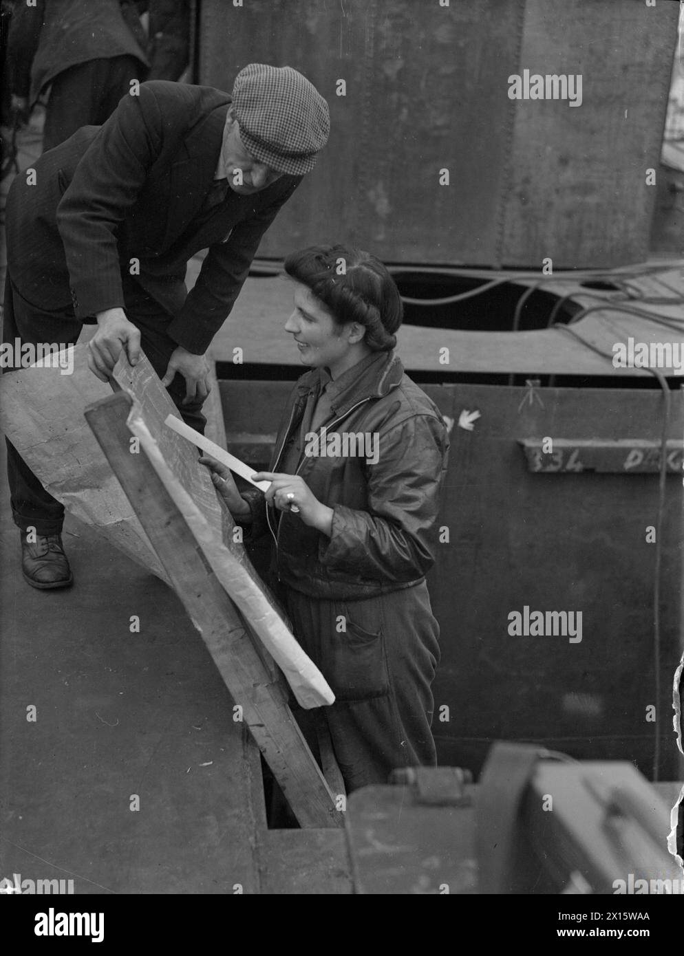 Women construct and launch pre-fabricated landing craft at Alloa ...