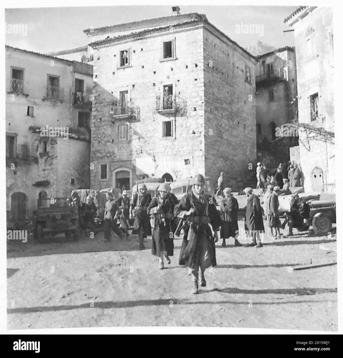 ITALY : FIFTH ARMYGOUMIERS IN ITALY - Goums returning from a patrol ...