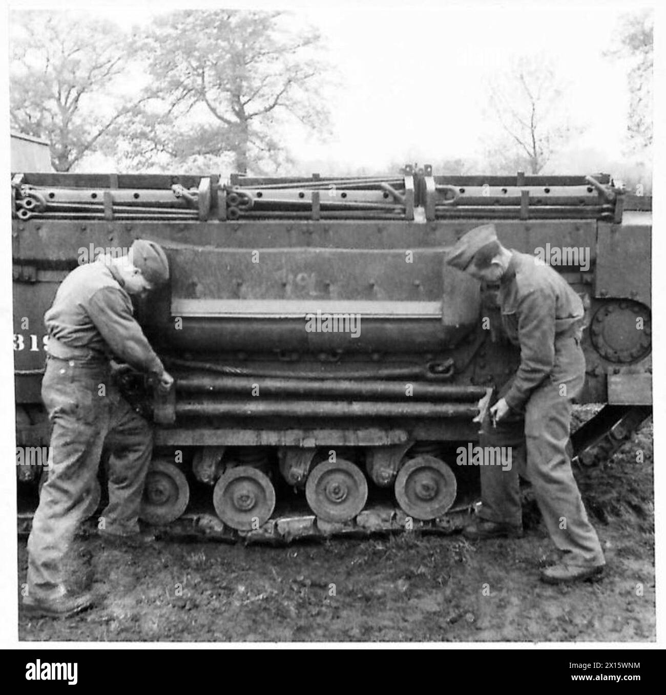 EXPERIMENTAL TANK RECOVERY SECTION ABORFIELD - Hollibone draw bar ...