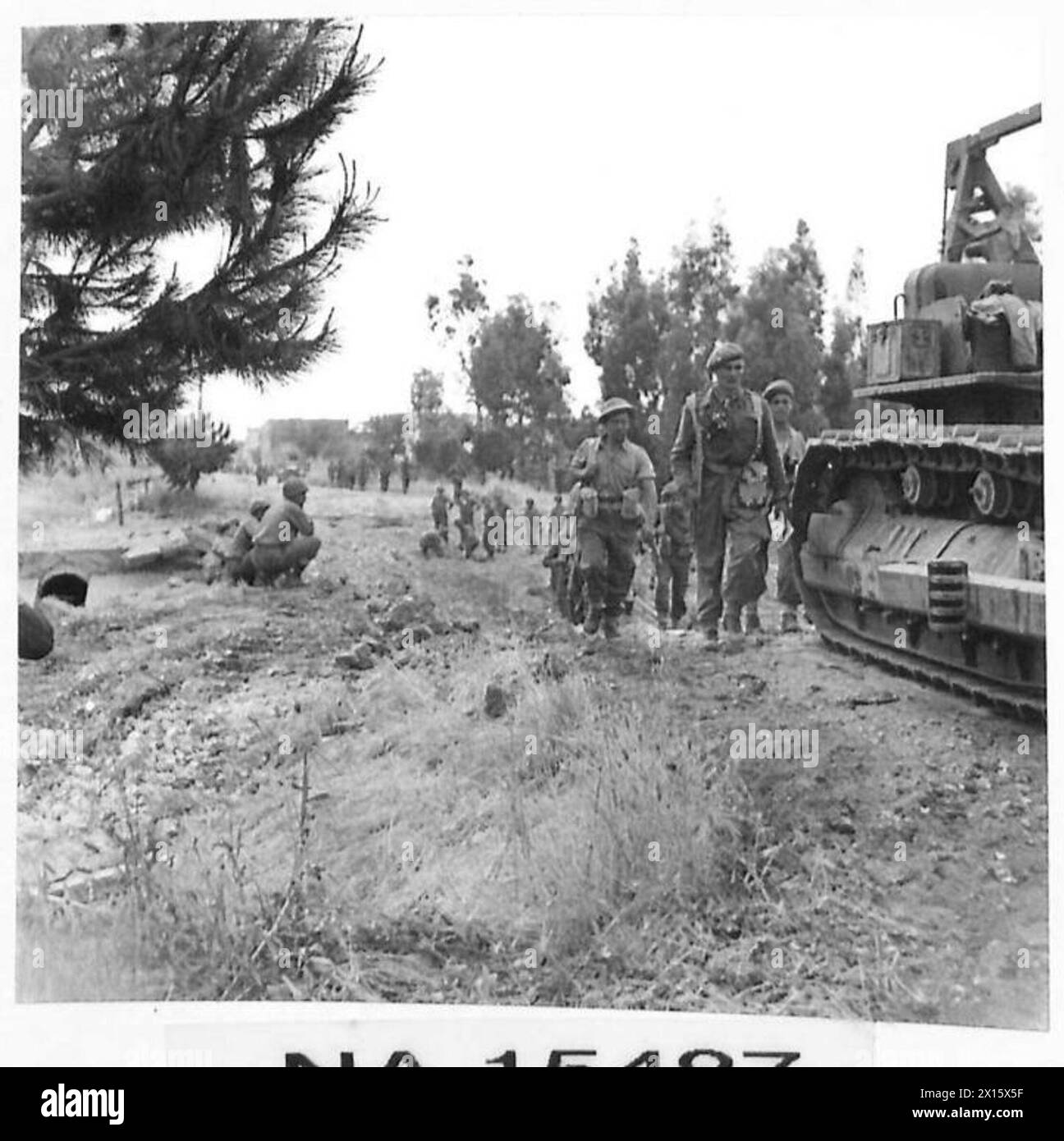 FIFTH ARMY : ENTRY INTO LITTORIA - Men of the 1st Recce Regiment on ...