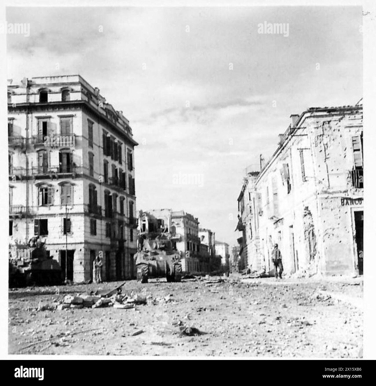 ITALY : EIGHTH ARMY ENTRY INTO ORTONA - Ortona, desolate and broken ...