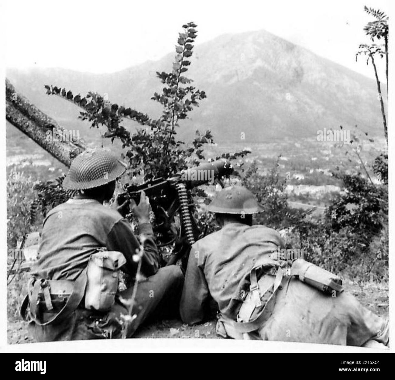 ITALY : FIFTH ARMY : BRITISH TROOPS IN THE VIETRI AND CAVA AREA - A ...