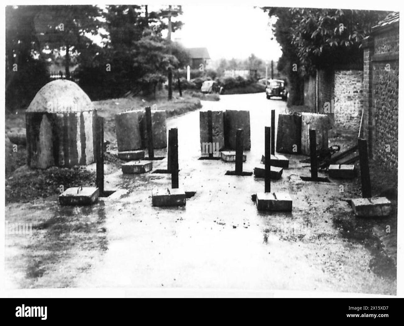 TANK TRAPS - Various types of tank traps in the Farnham district ...