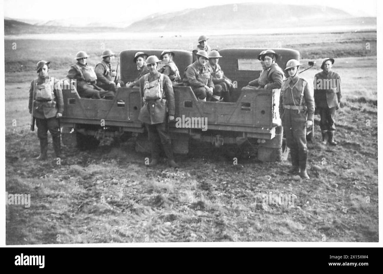 BRITISH AND CANADIAN TROOPS IN ICELAND - A machine gun section of the ...