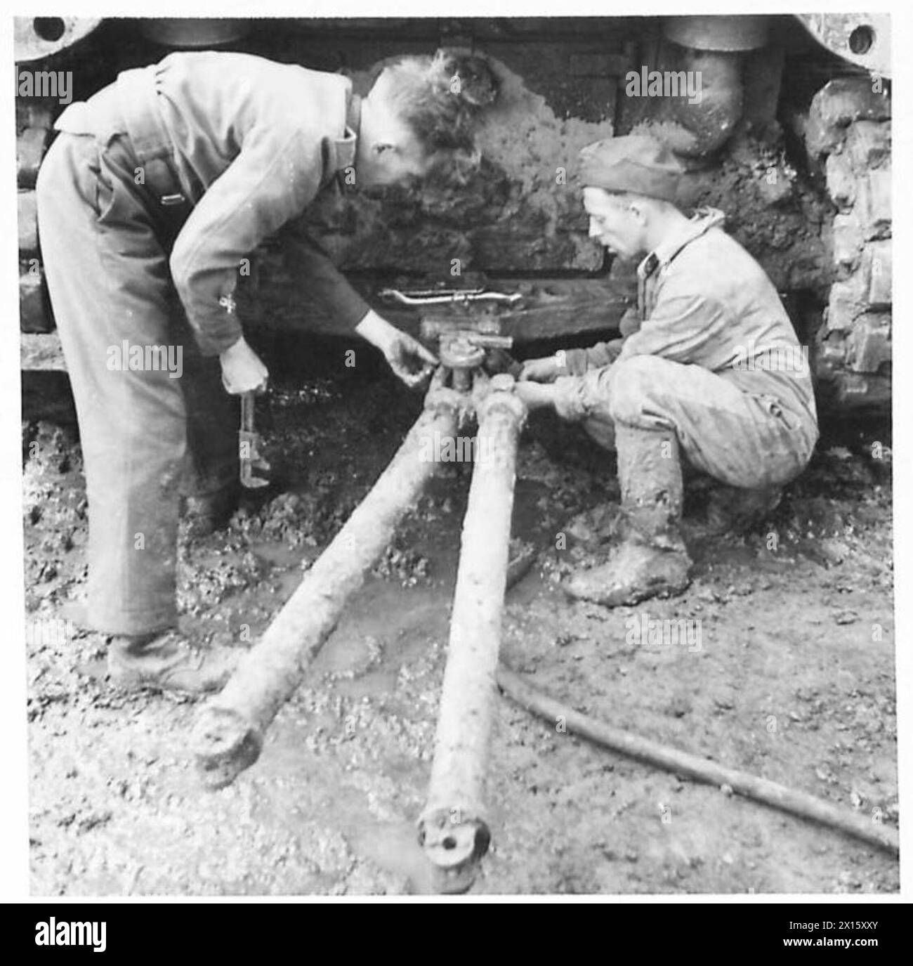 EXPERIMENTAL TANK RECOVERY SECTION ABORFIELD - Bent draw bar on the Ram ...