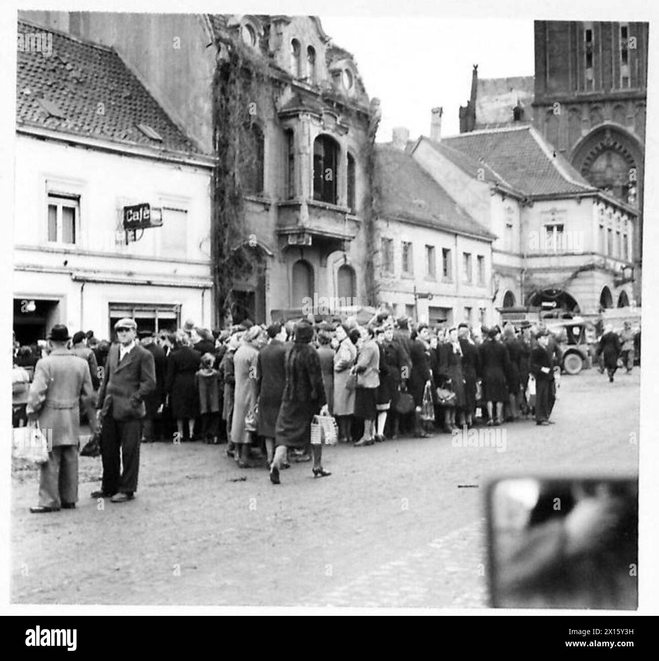 FIELD MARSHAL MONTGOMERY TOURS WESTERN FRONT IN GERMANY - German ...