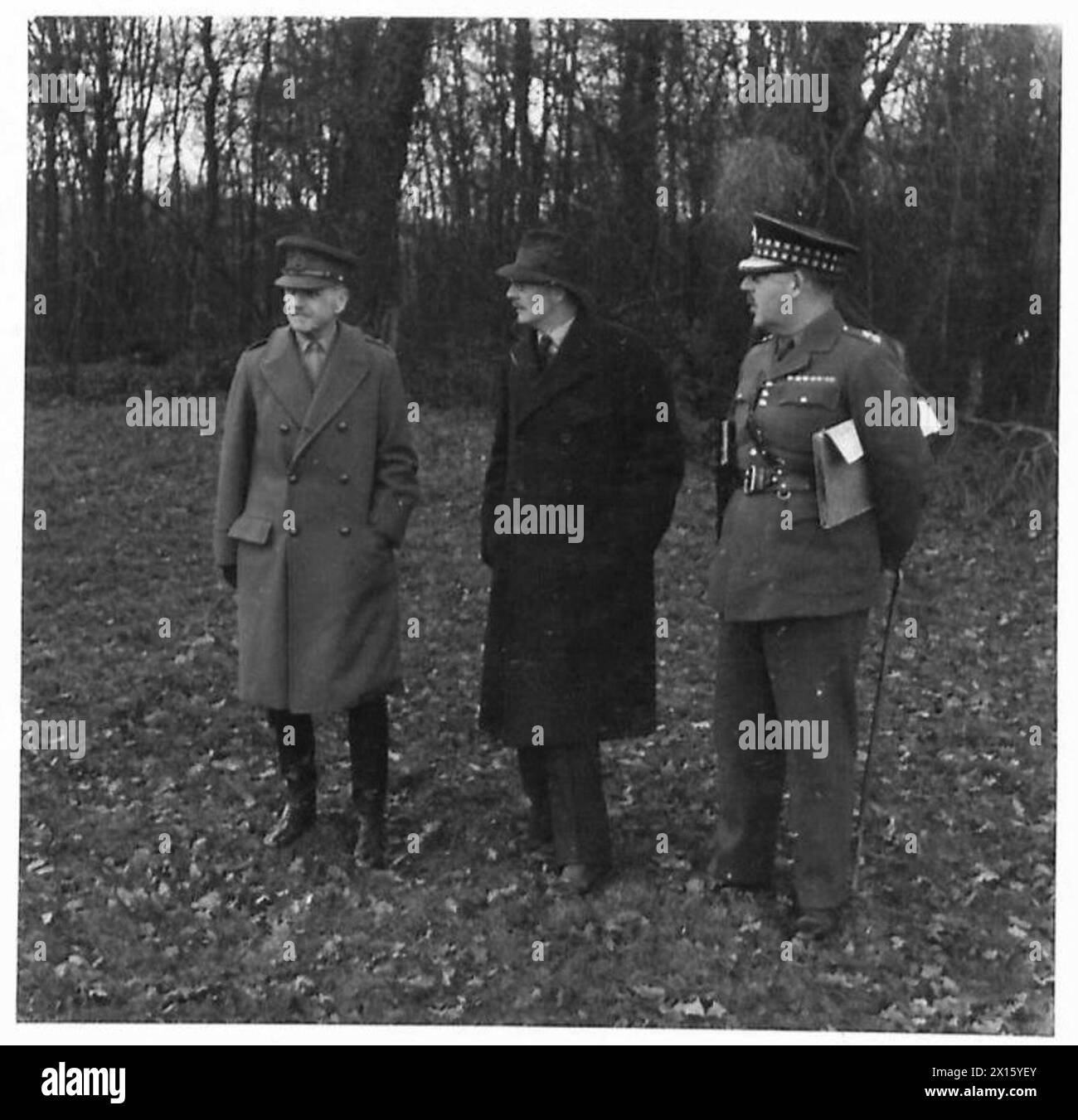 MR. EDEN WATCHES GUARDS EXERCISE - Watching the exercises are Lieut ...