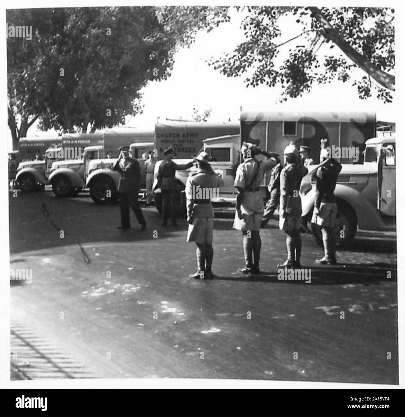 Indian army officers salute war hi-res stock photography and images - Alamy