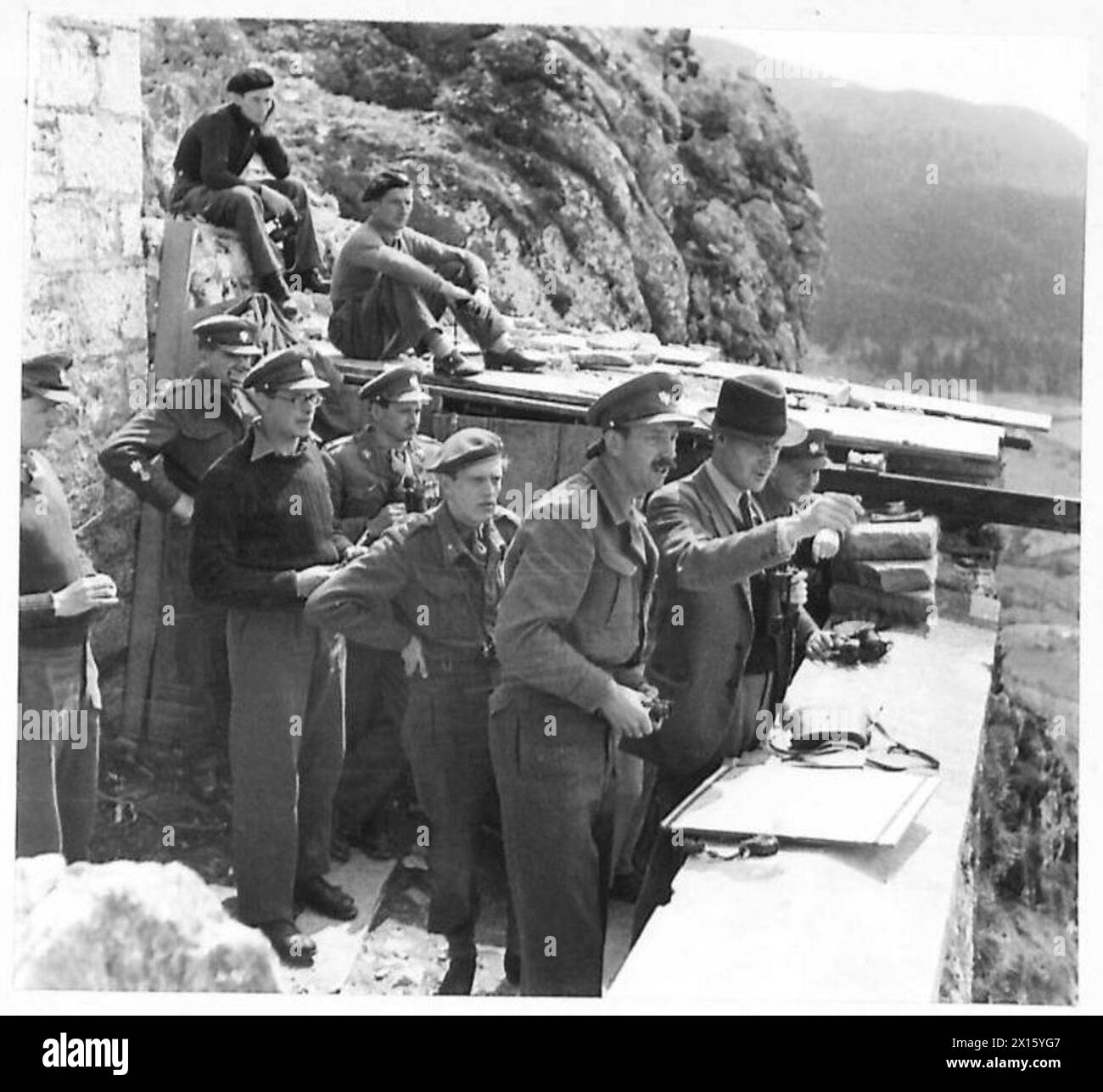 Observing enemy positions hi-res stock photography and images - Alamy