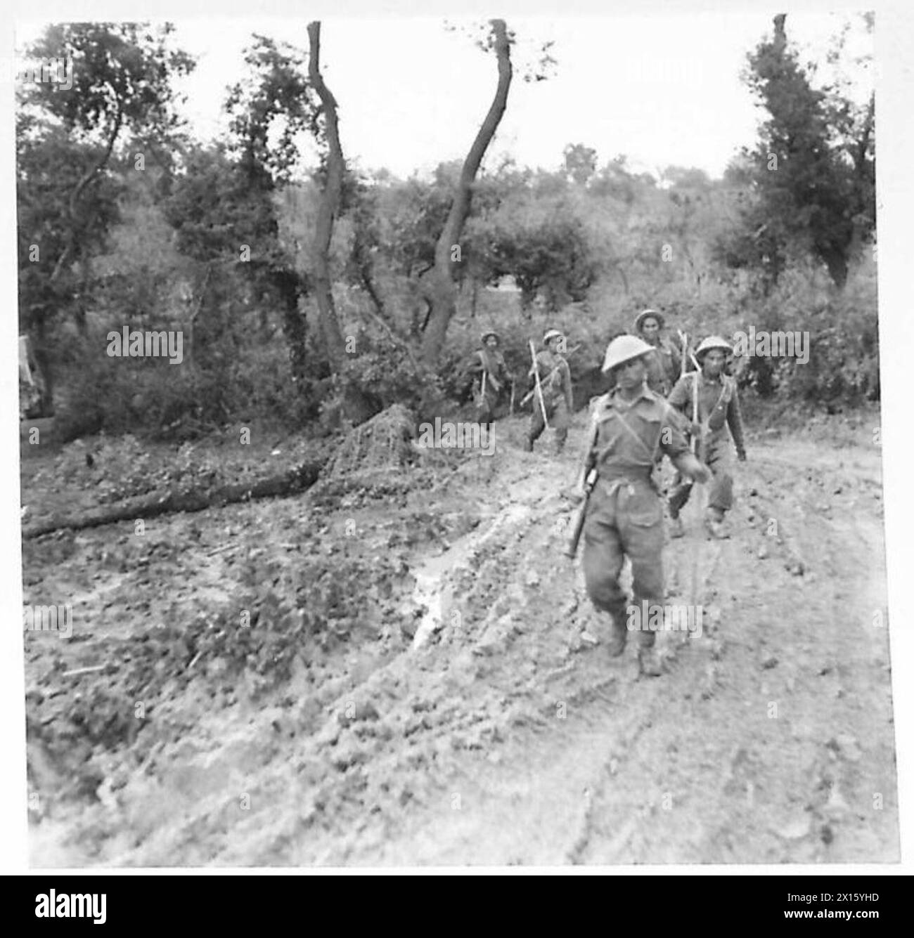 ITALY : EIGHTH ARMY FRONTSANGRO RIVER FRONT - Ghurka patrol returning ...