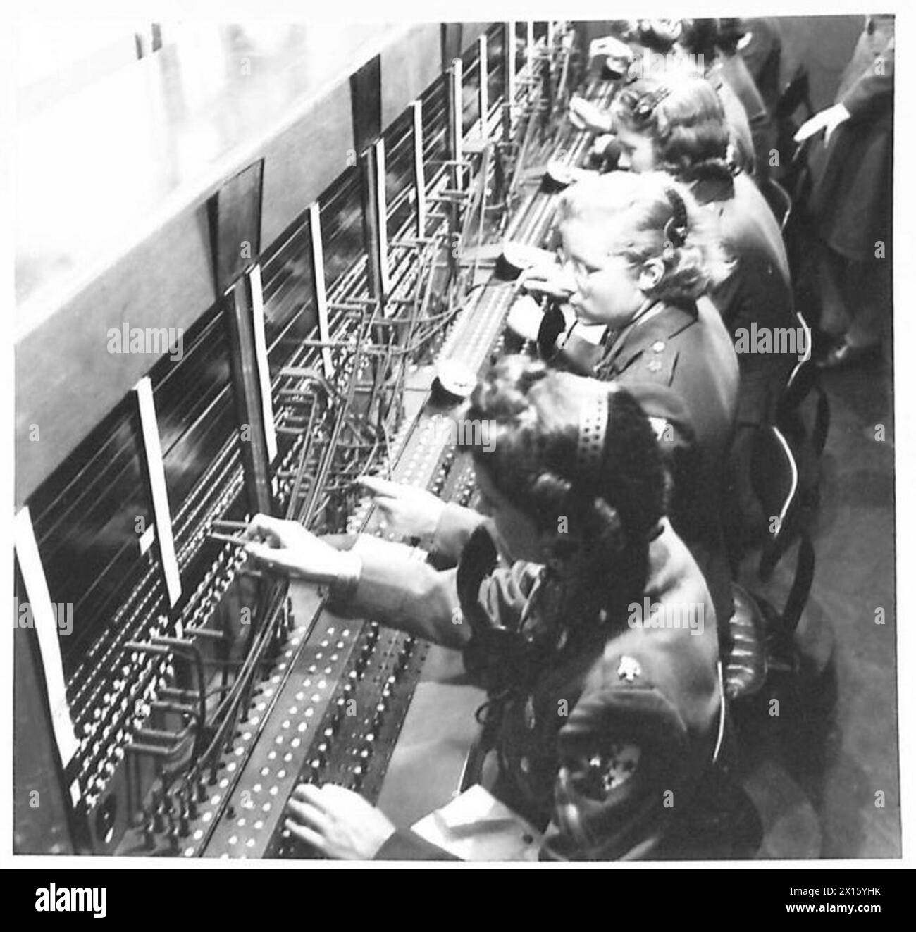 ROYAL CORPS OF SIGNALS - ATS girls at the switchboard of HQ telephone ...