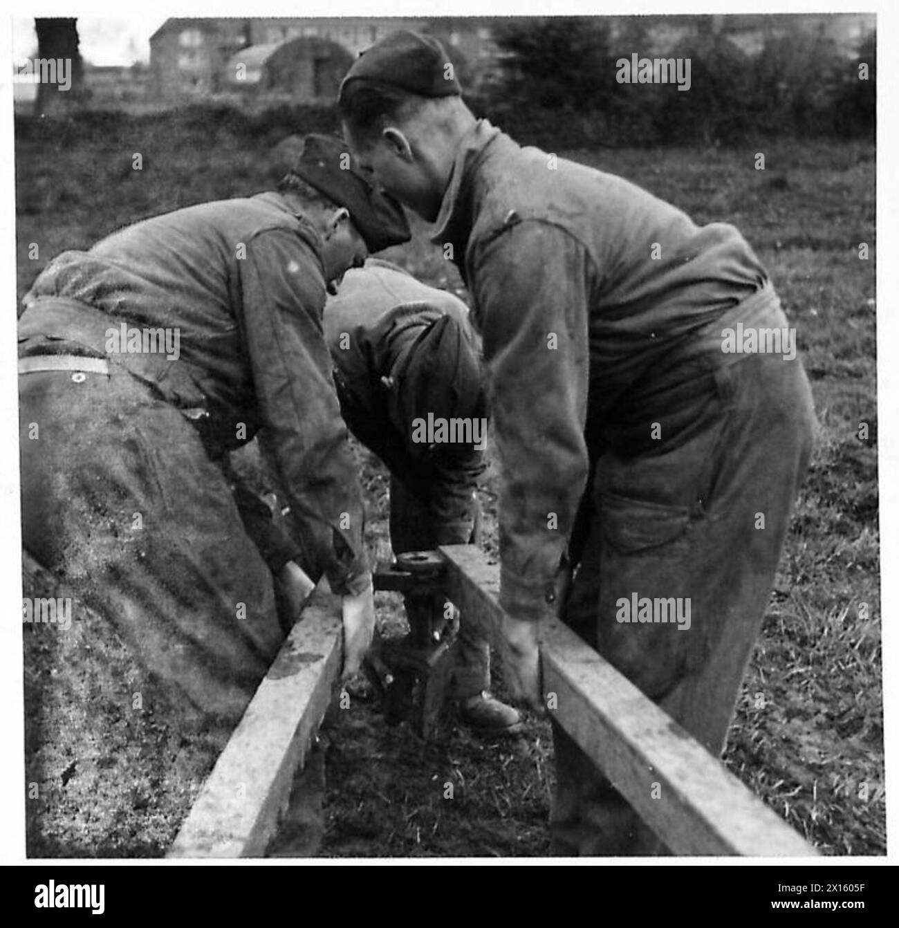 EXPERIMENTAL TANK RECOVERY SECTION ABORFIELD - Fitting jib head ...