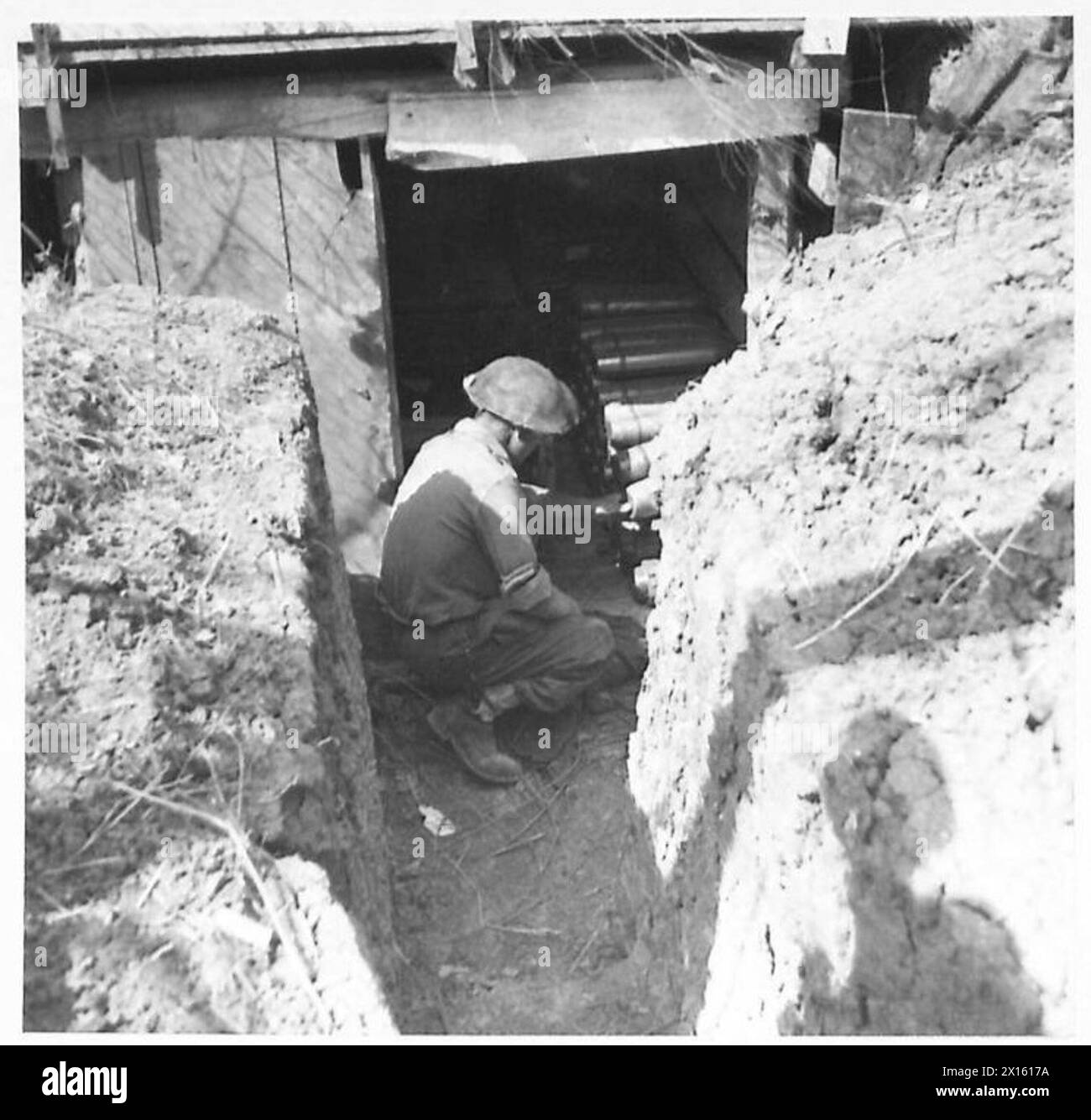 Artillery gun pits hi-res stock photography and images - Alamy